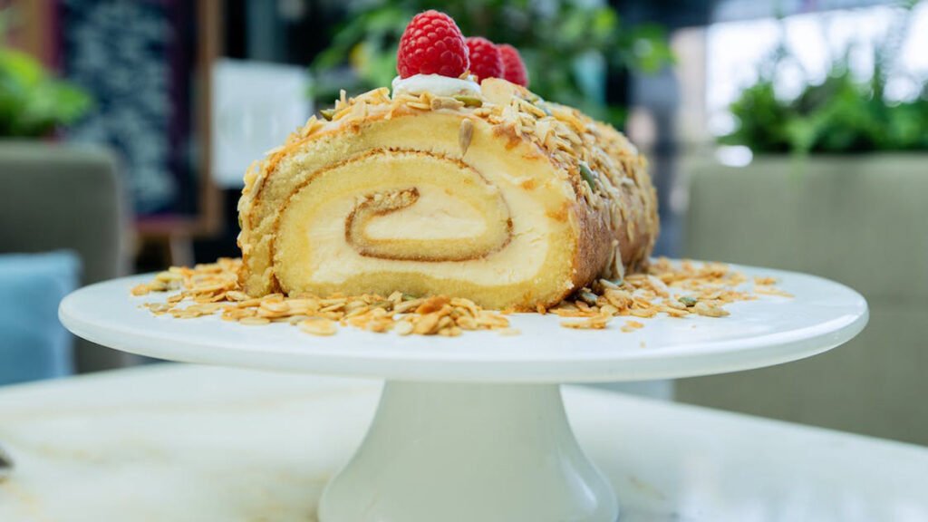 طرز تهیه رولت کاطلا ، دسر خوشمزه و متفاوت برای مهمانی‌ها - کتاب کاله